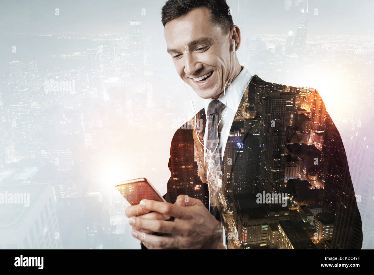 Man video devices hi-res stock photography and images - Alamy