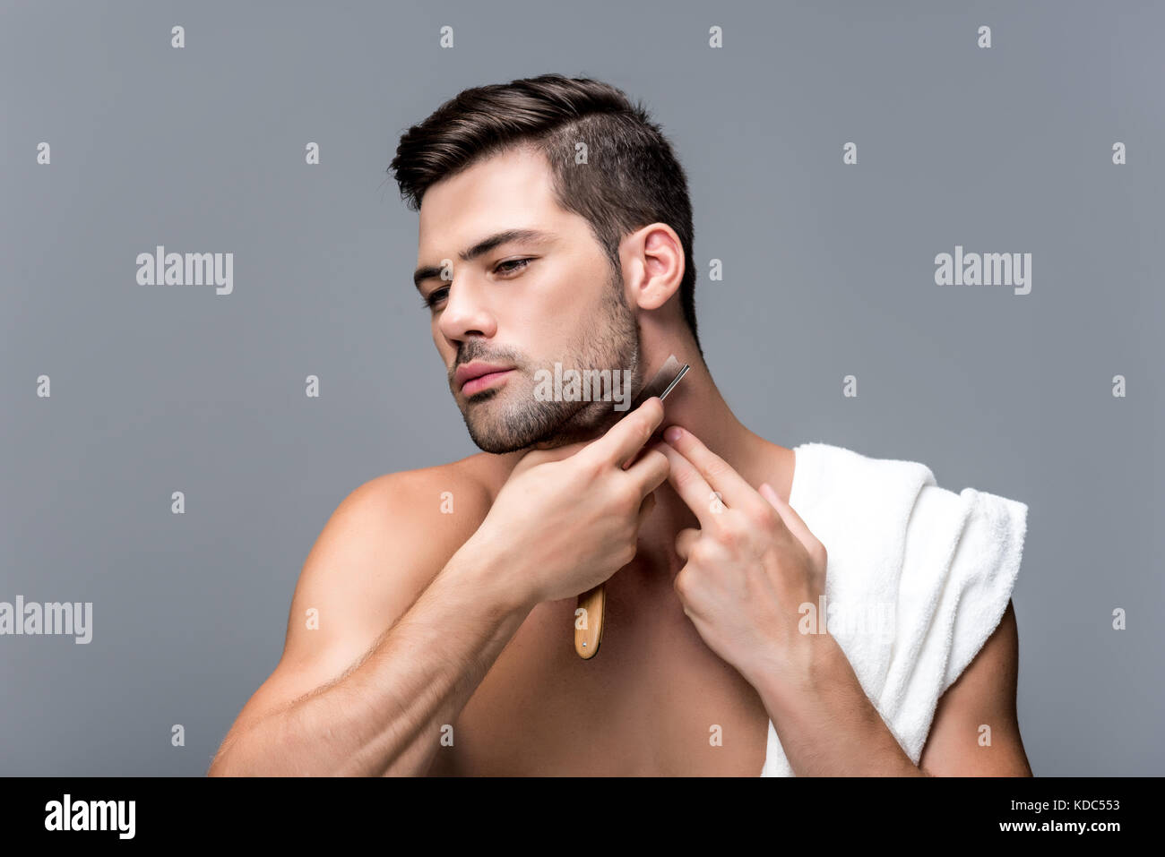 man shaving with straight razor Stock Photo - Alamy