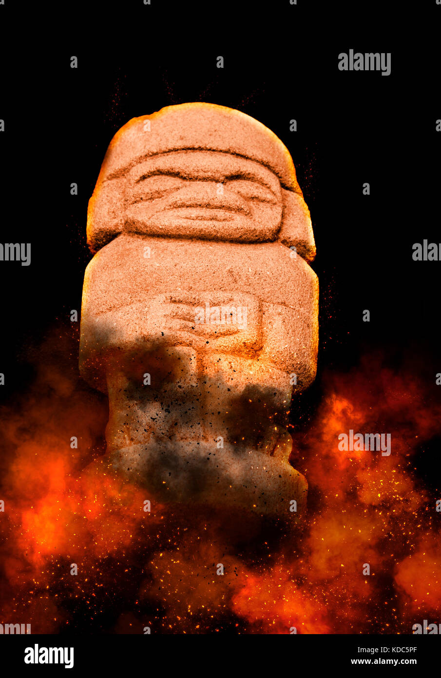 Pre colombian statue hi-res stock photography and images - Alamy