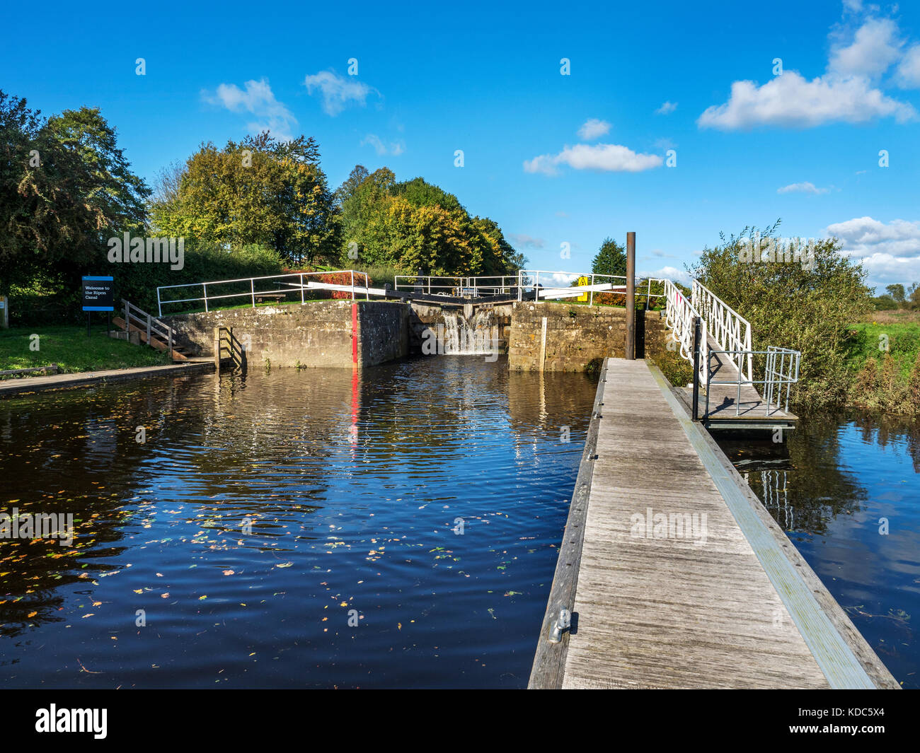 Ripon canal river ure lock hi-res stock photography and images - Alamy
