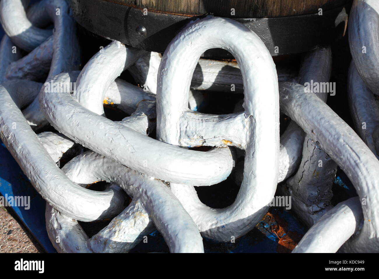 Silver metal chain, chin link Stock Photo - Alamy
