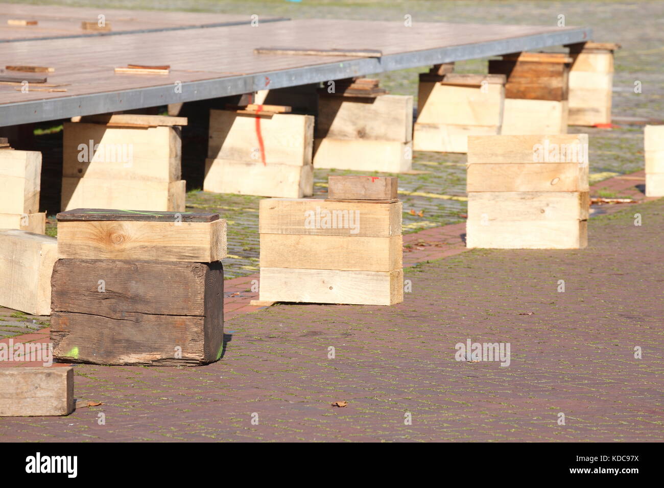 Supporting elements hi-res stock photography and images - Alamy