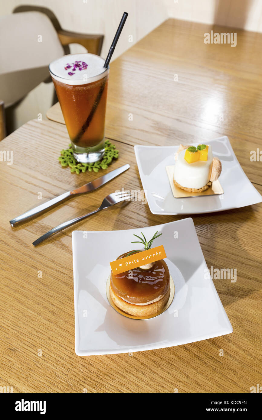 cake and tea Stock Photo - Alamy
