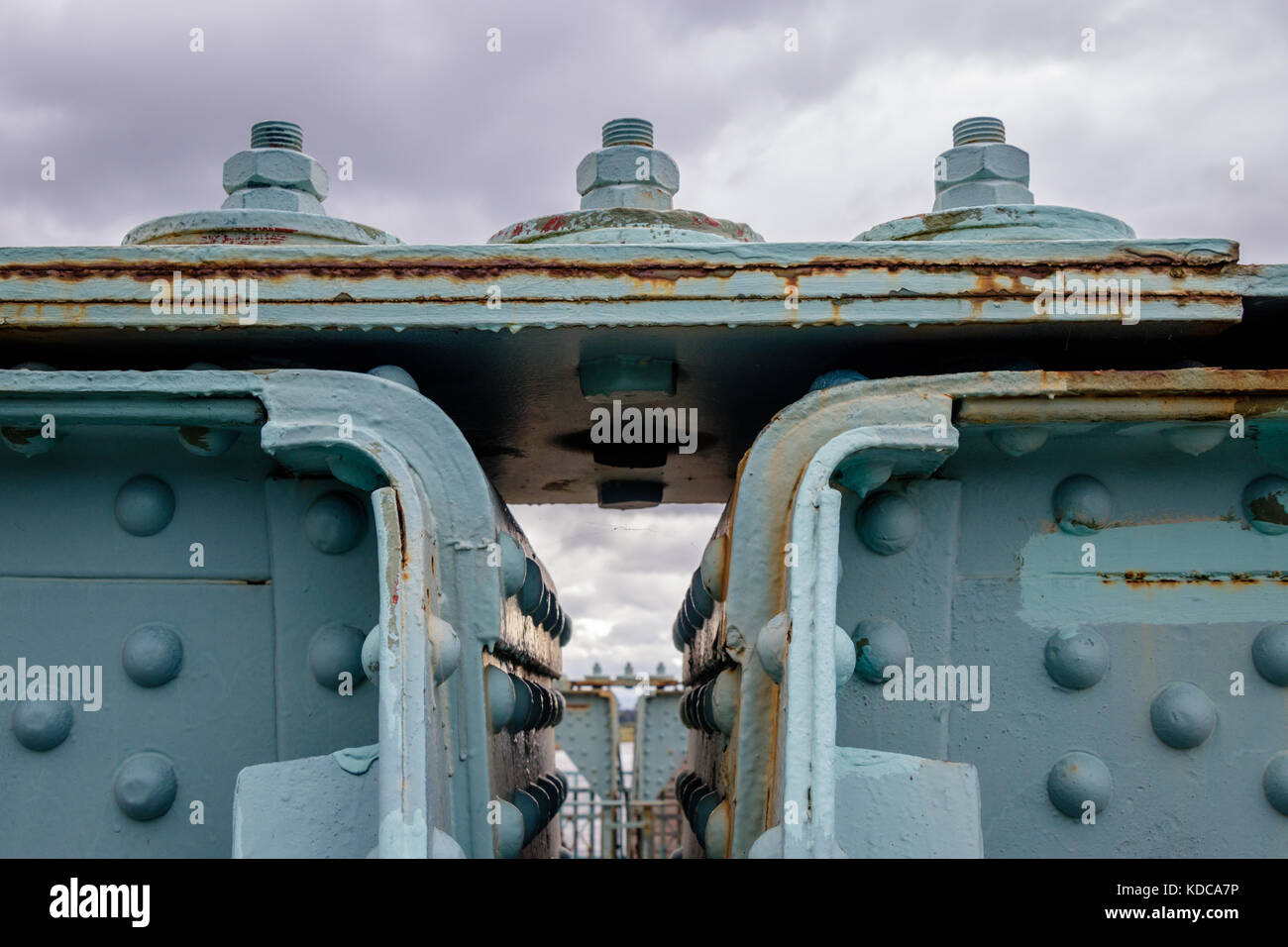 Loschwitz Bridge ( blue wonder, blaues wunder ) is a cantilever truss ...