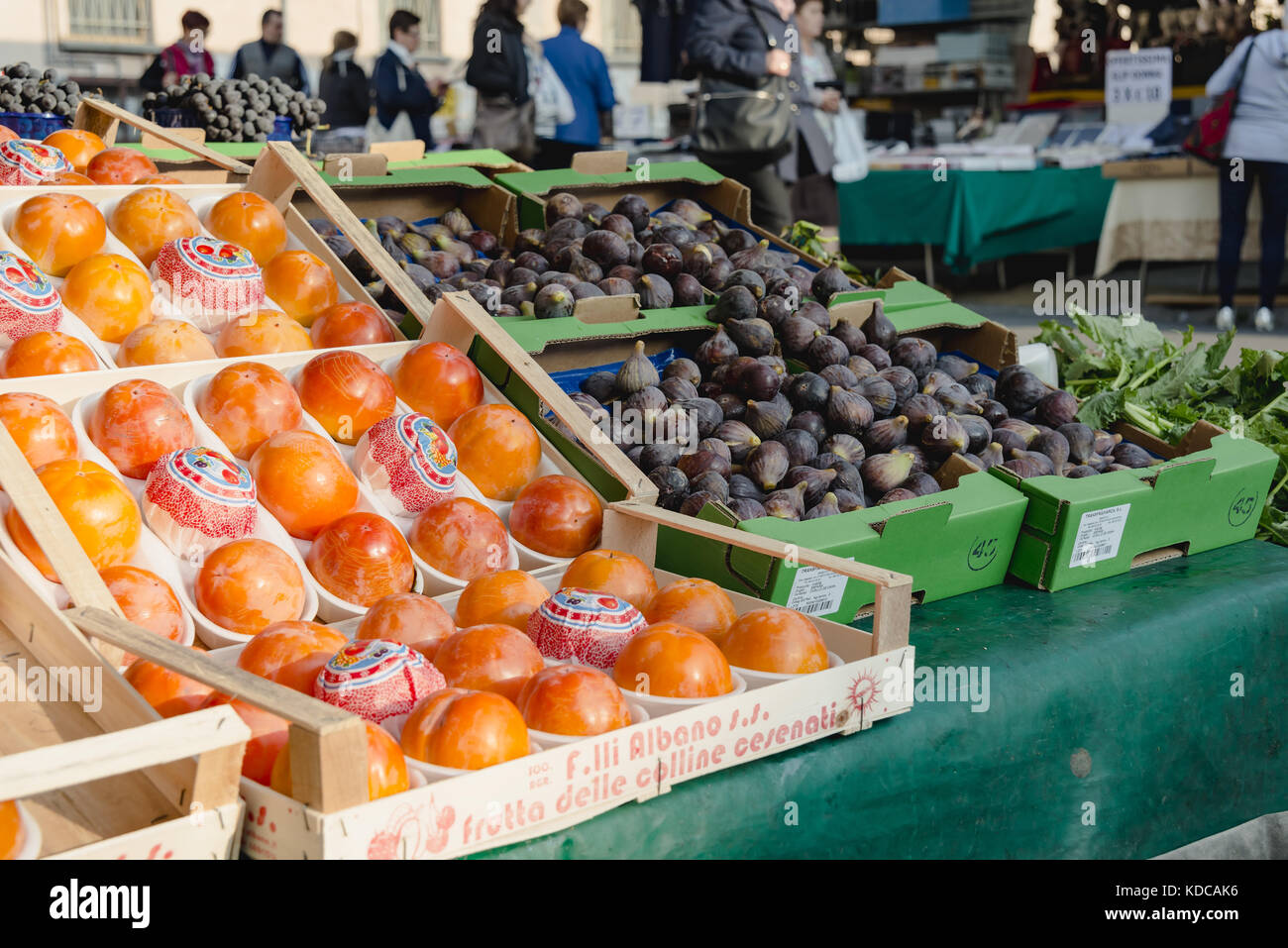 Italy Market Stalls Fruit and Vegetable Market Italy Market Stalls ...