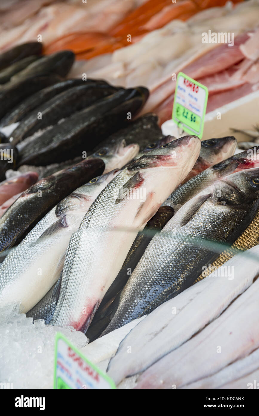 Italy fish stalls 2 Stock Photo - Alamy