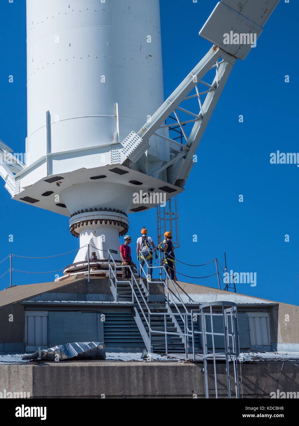 Climbers preparing to climb to the top of Eole, world's tallest ...