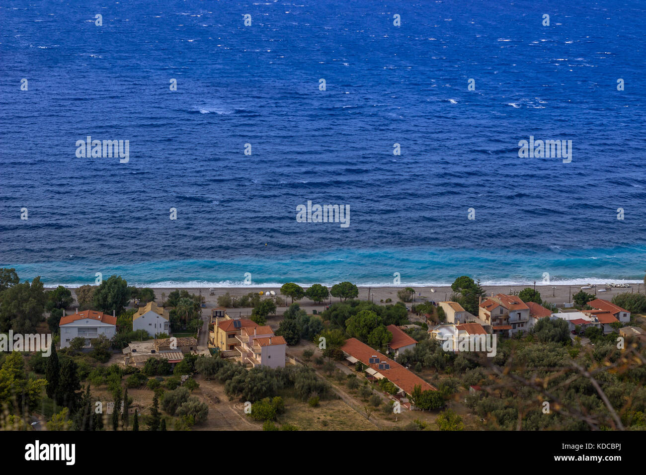 land and sea split by an horizontal line frame Stock Photo - Alamy