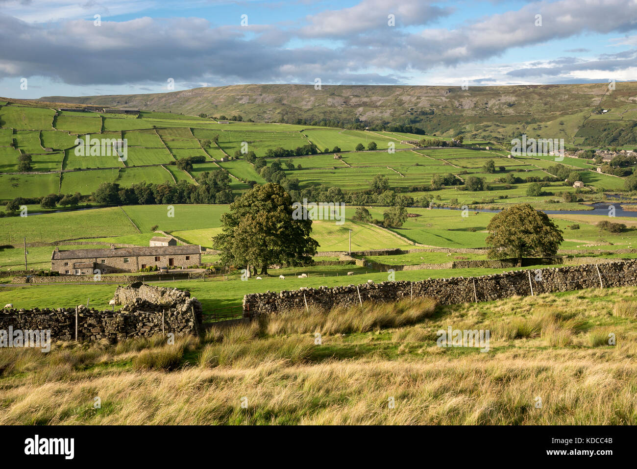 Beautiful countryside around Reeth in Swaledale, North Yorkshire ...