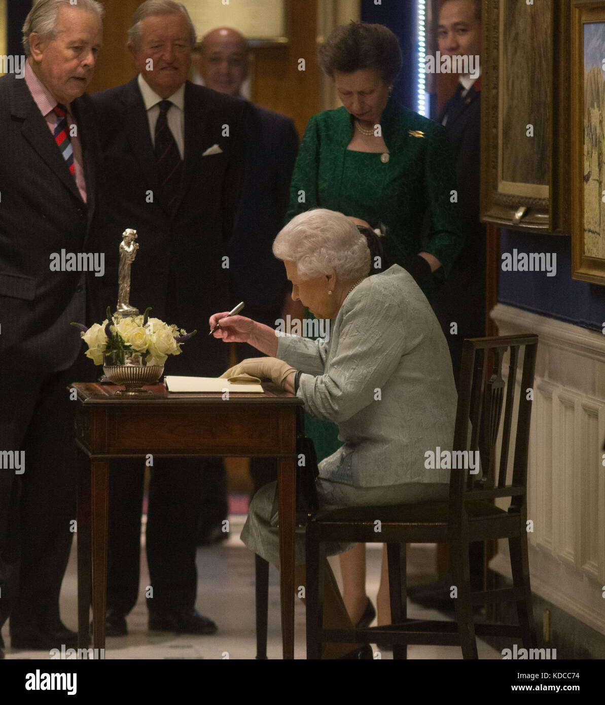 Princess elizabeth ii army hi-res stock photography and images - Alamy