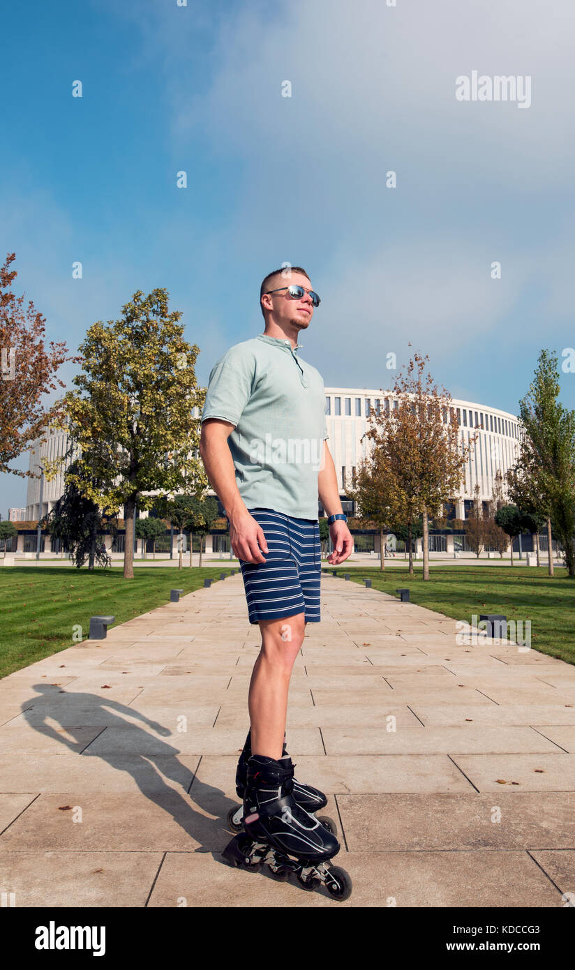 man rollerblading in the Park Stock Photo - Alamy