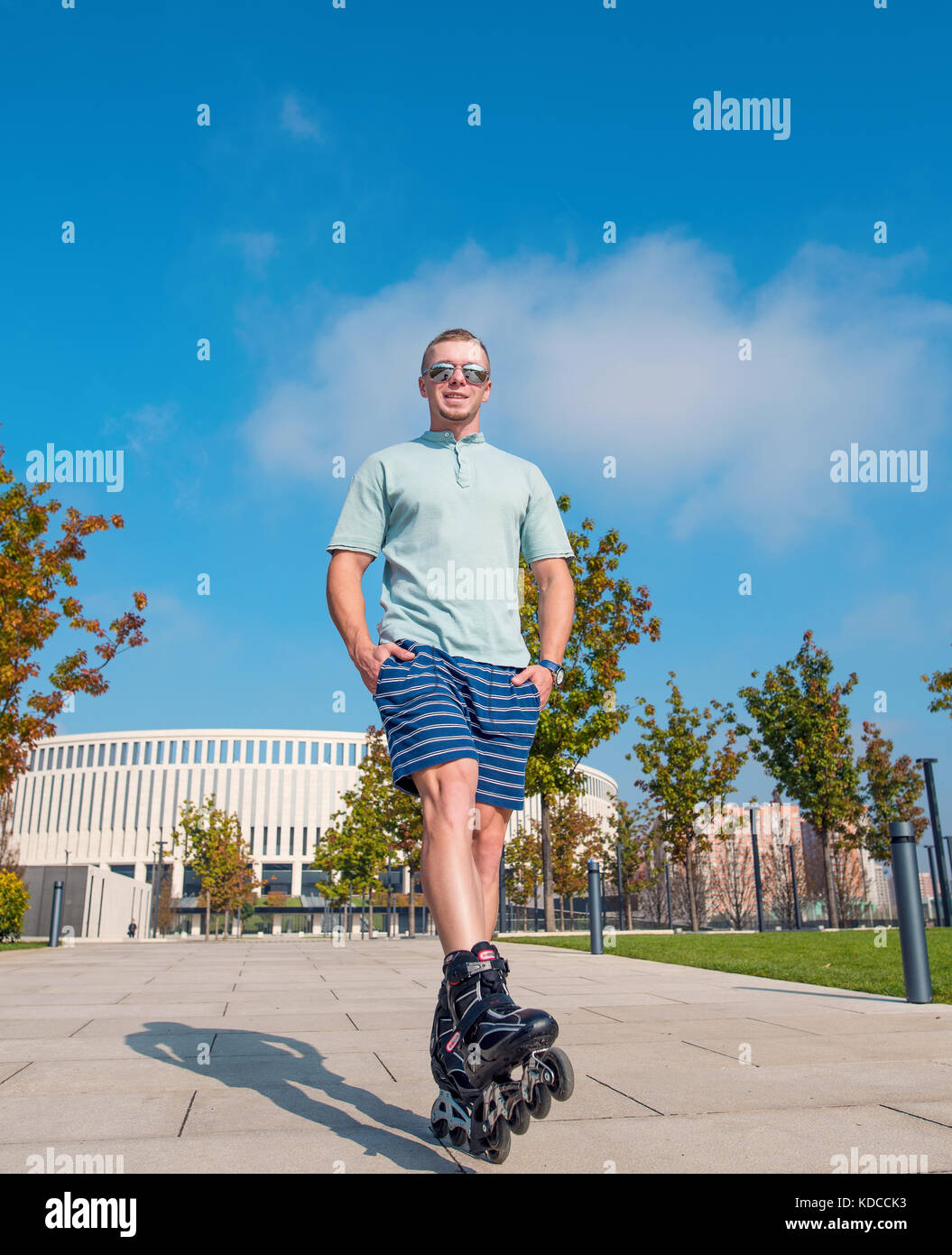 man rollerblading in the Park Stock Photo - Alamy