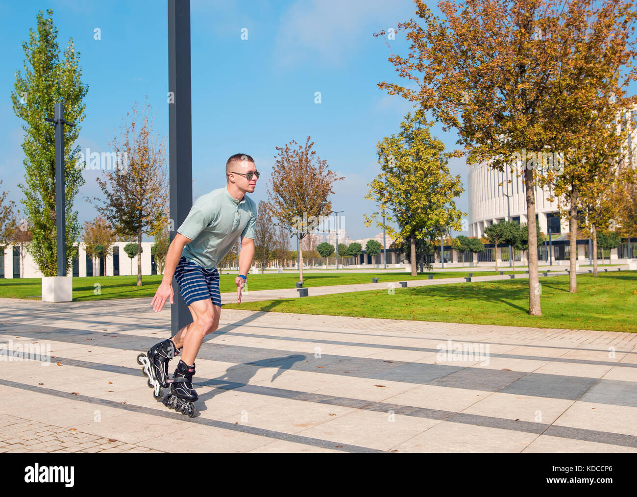man rollerblading in the Park Stock Photo - Alamy