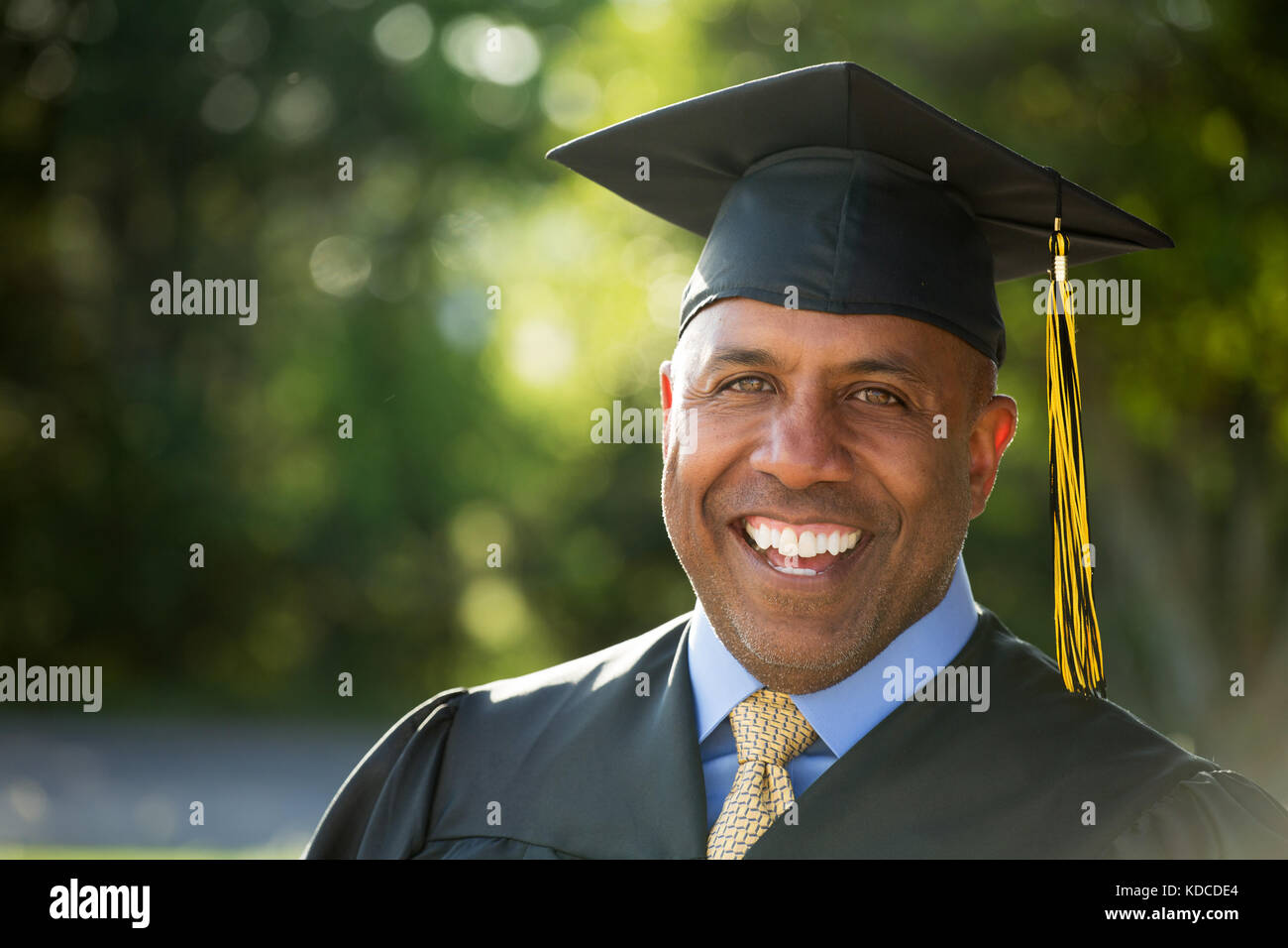 African american graduation back hi-res stock photography and images ...