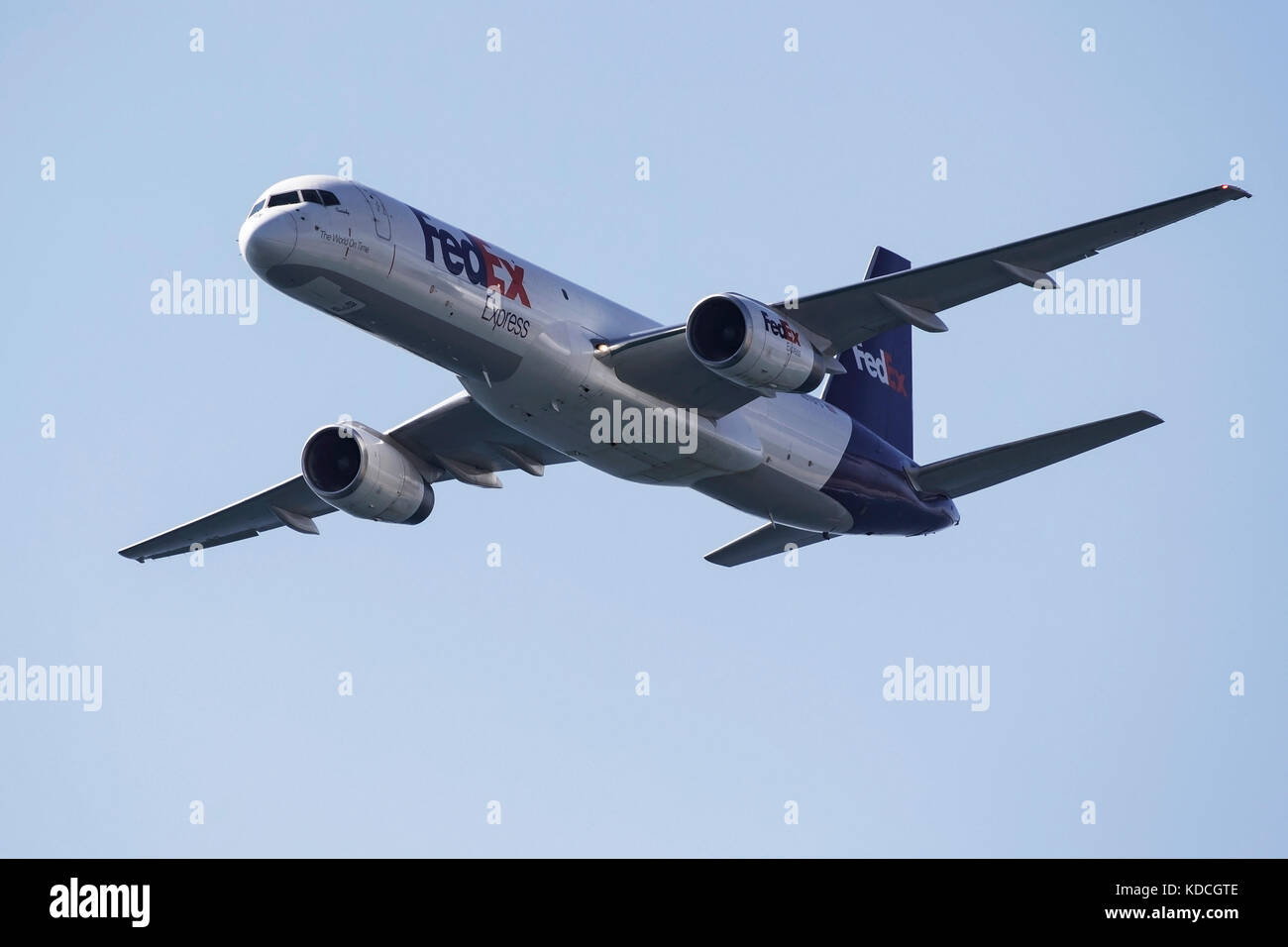 Airplane FedEx 757 cargo jet flying at the Huntington Beach Airshow ...