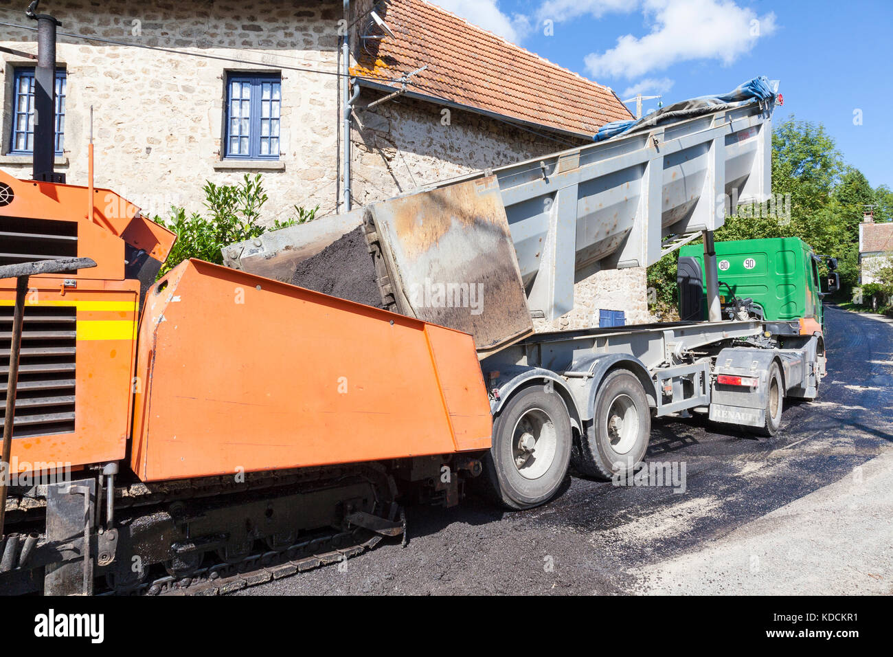 Premix truck hi-res stock photography and images - Alamy