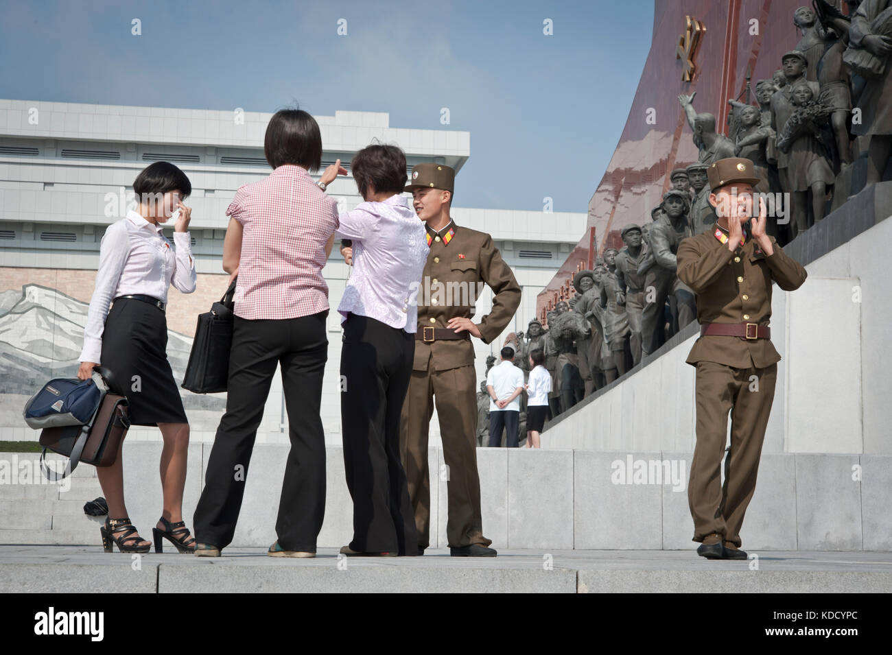 Rassemblement lors de la fête nationale à Pyongyang le 9 octobre 2012 ...