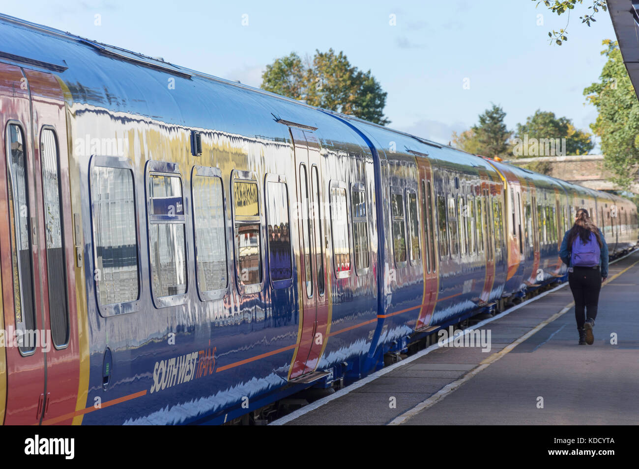 Ashford railway station hi-res stock photography and images - Alamy