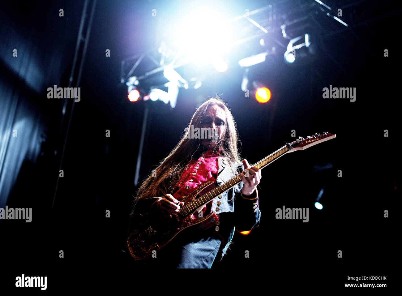 Avatar guitarist hi-res stock photography and images - Alamy