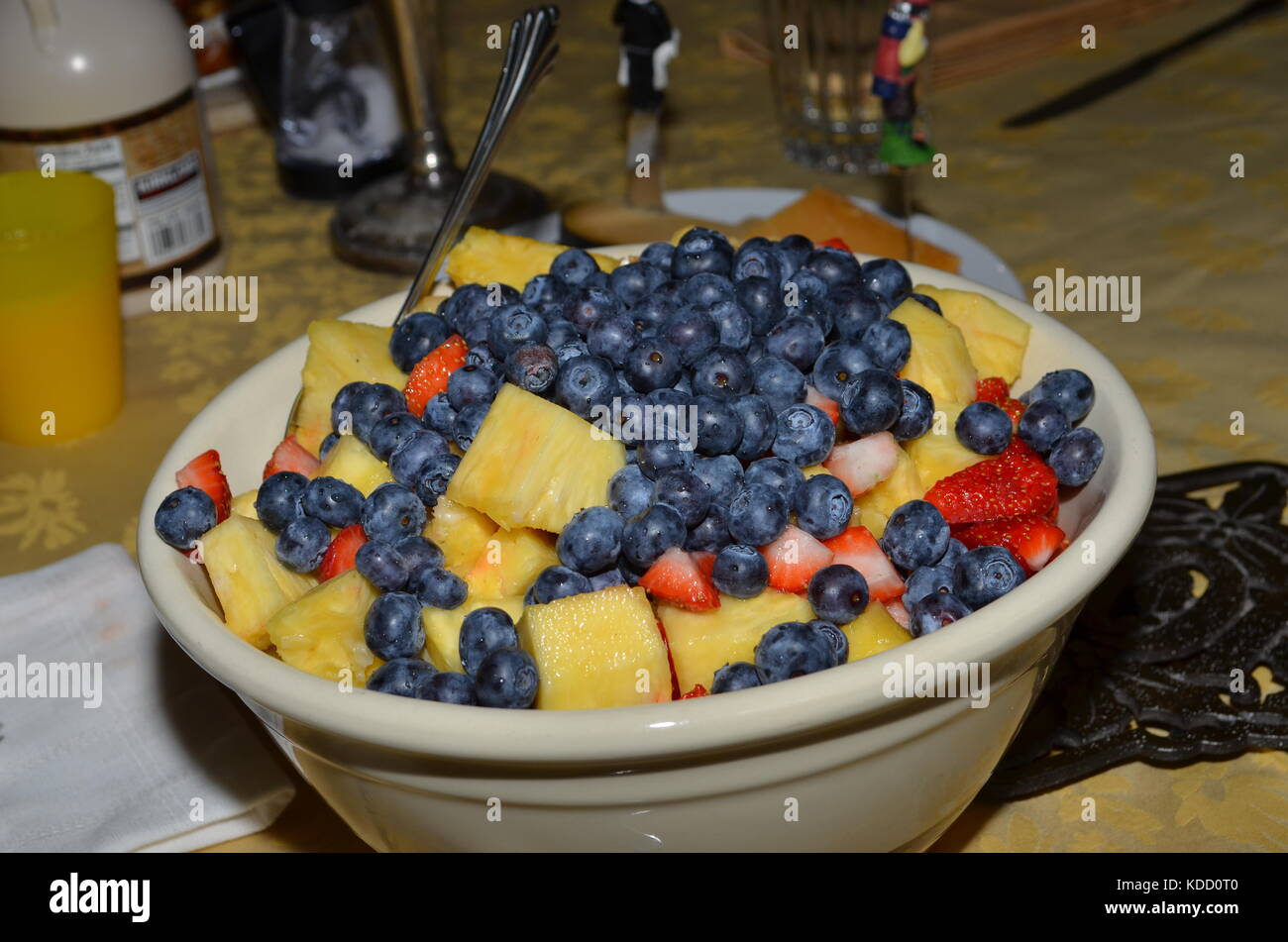 Bowl of Mixed Fruit Stock Photo - Alamy