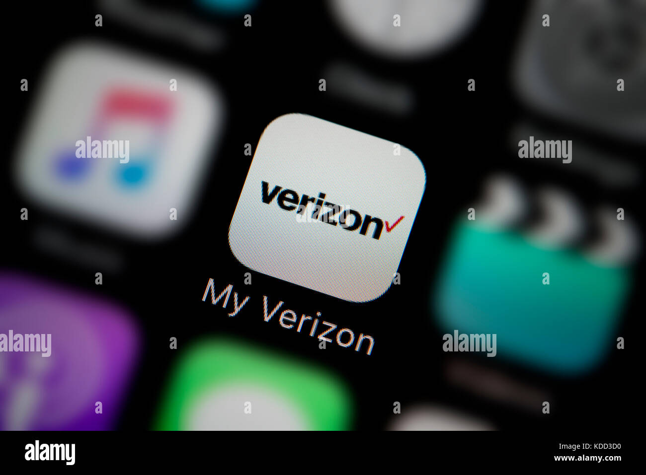 Verizon logo hi-res stock photography and images - Alamy
