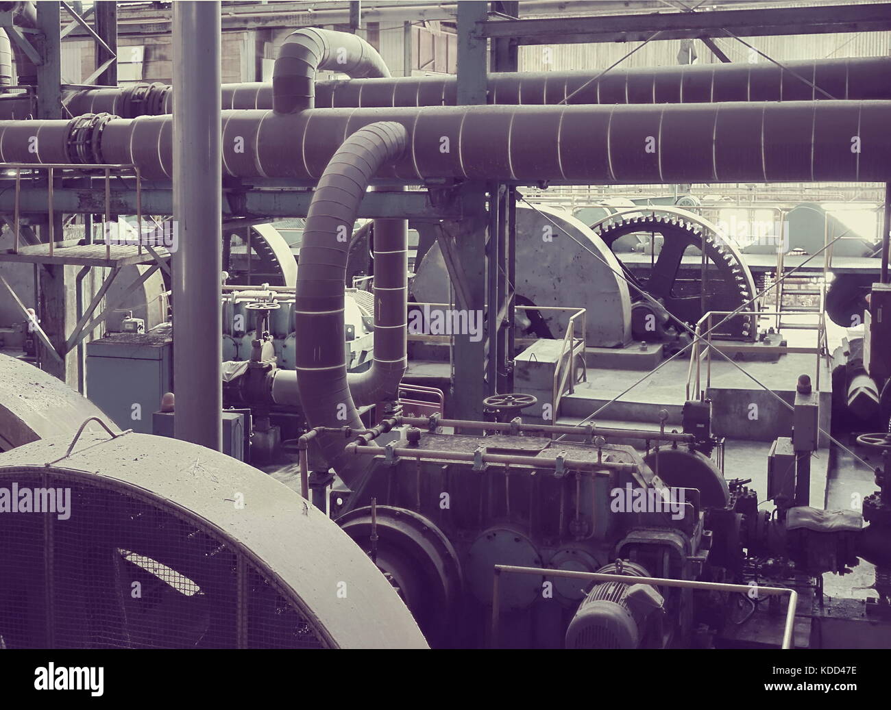 Rusting machinery hi-res stock photography and images - Alamy