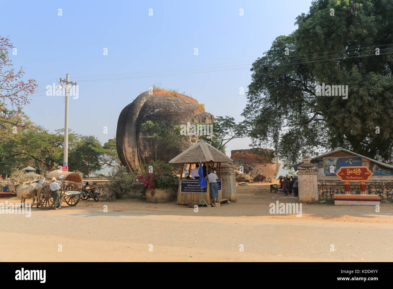 Ticket stand and ox cart taxi at the Giant Lions sculpture at Min Kun ...
