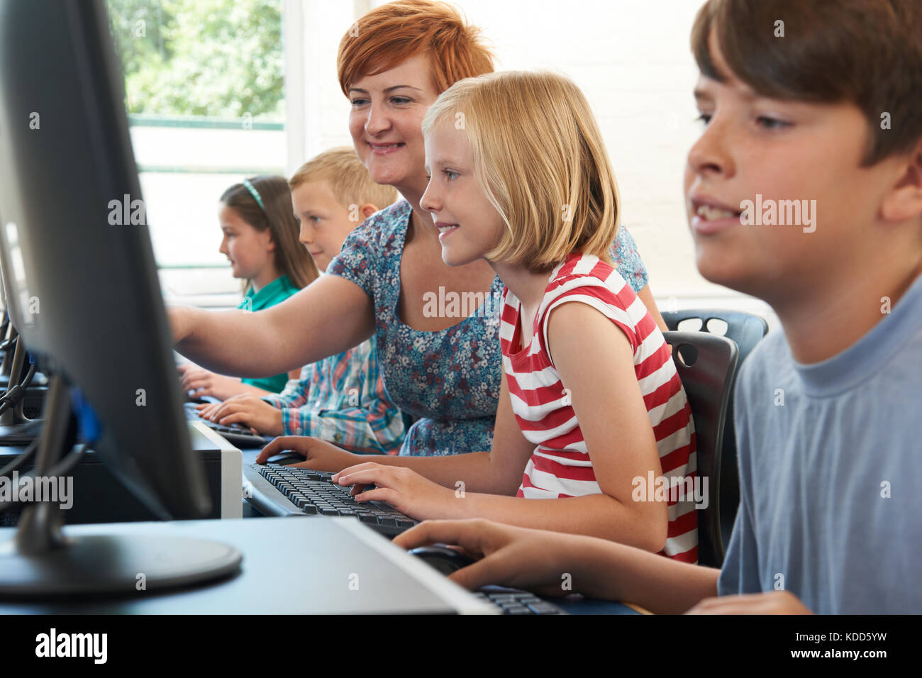 Computer class hi-res stock photography and images - Alamy
