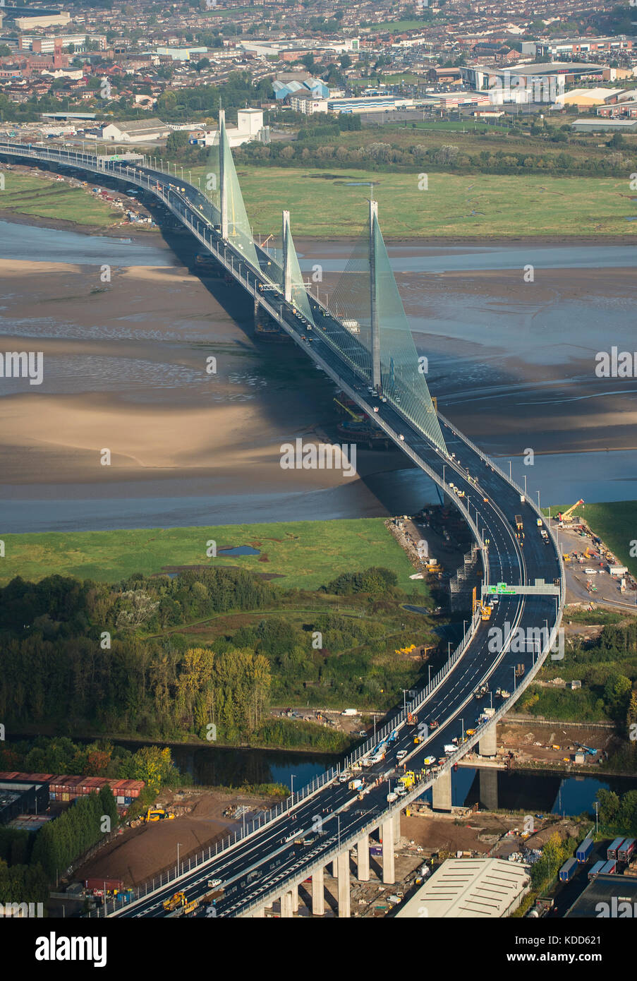 Aerial photo of New Mersey road bridge over the River Mersey Stock ...