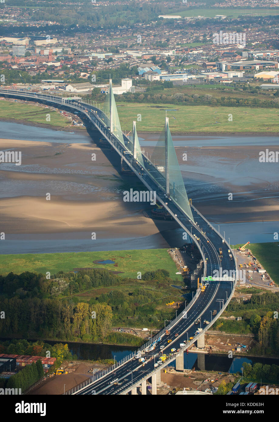 Modern mersey crossing hi-res stock photography and images - Alamy