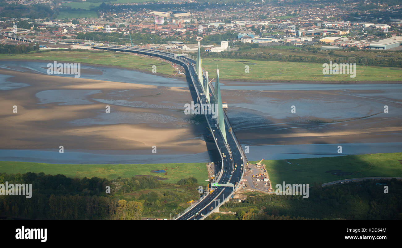Modern mersey crossing hi-res stock photography and images - Alamy