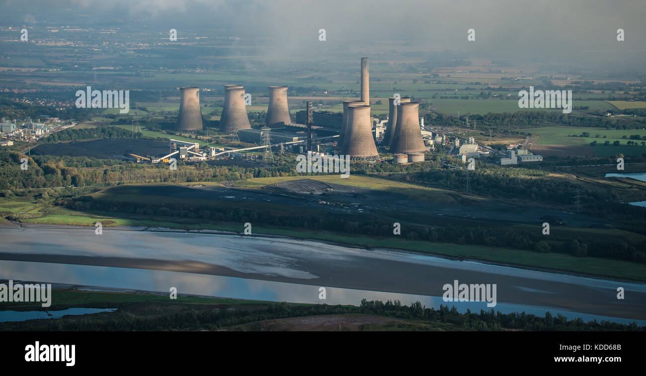 Aerial photo of New Mersey road bridge over the River Mersey Stock ...