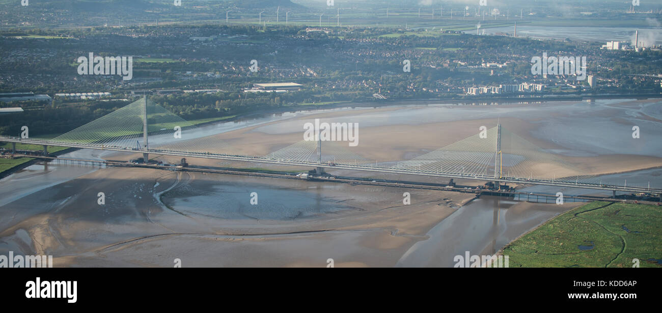 Modern mersey crossing hi-res stock photography and images - Alamy