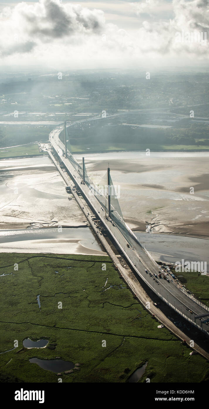 Aerial photo of New Mersey road bridge over the River Mersey Stock ...
