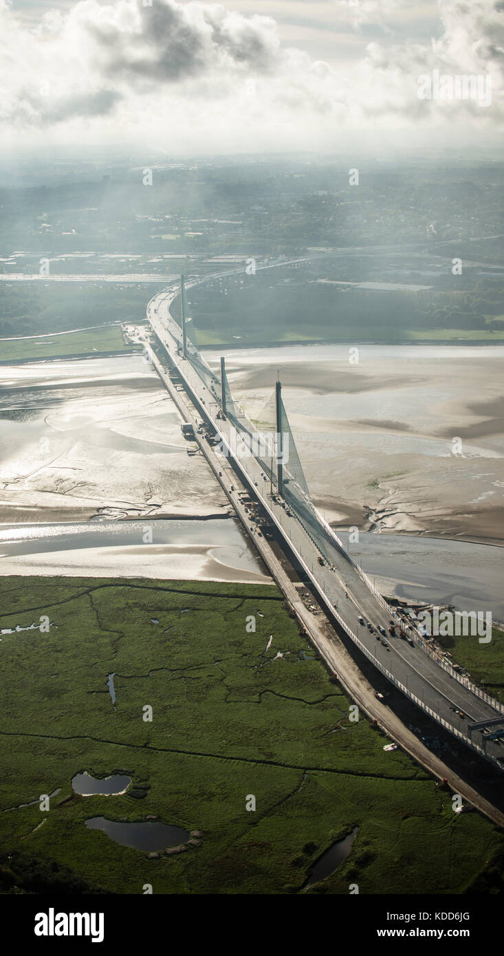 Aerial photo of New Mersey road bridge over the River Mersey Stock ...