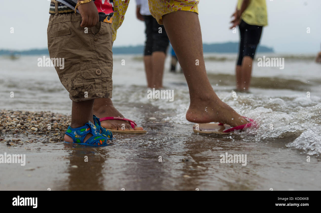 Getting wet hi-res stock photography and images - Alamy