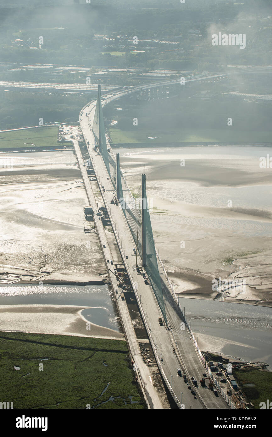 Aerial photo of New Mersey road bridge over the River Mersey Stock ...