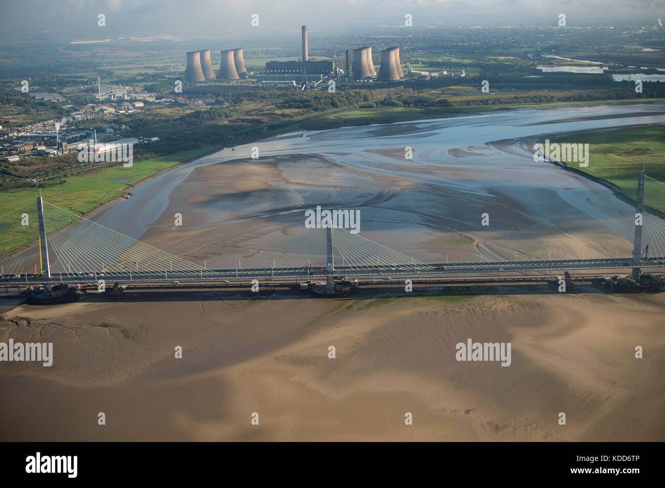 Aerial photo of New Mersey road bridge over the River Mersey Stock ...