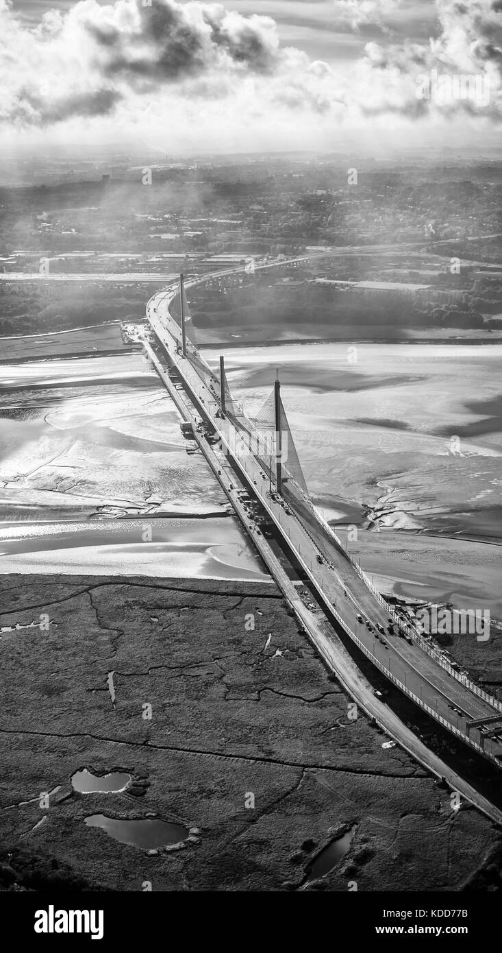 Aerial photo of New Mersey road bridge over the River Mersey Stock ...
