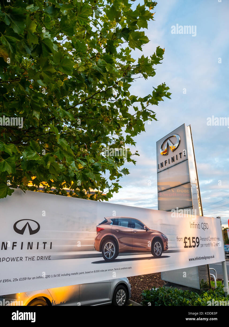 Infiniti Car Showroom, Reading, Berkshire, England Stock Photo - Alamy