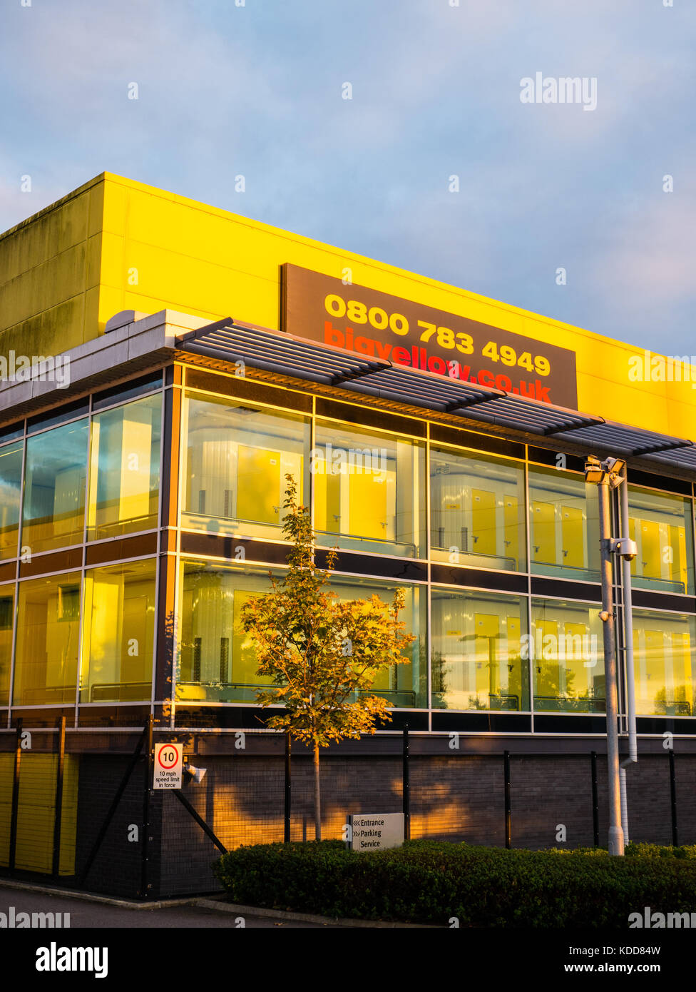 Big yellow storage hi-res stock photography and images - Alamy