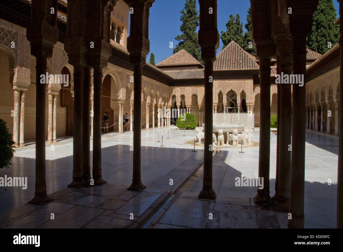 Alhambra "patio de los leones" Granada interior scene, tourists ...