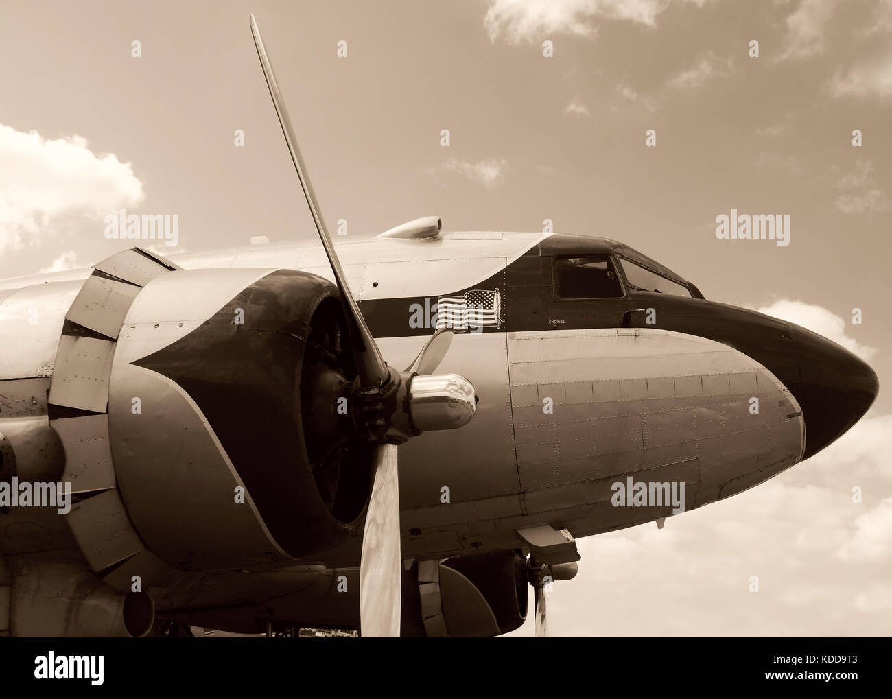 Retro propeller airplane in duotone colors Stock Photo - Alamy