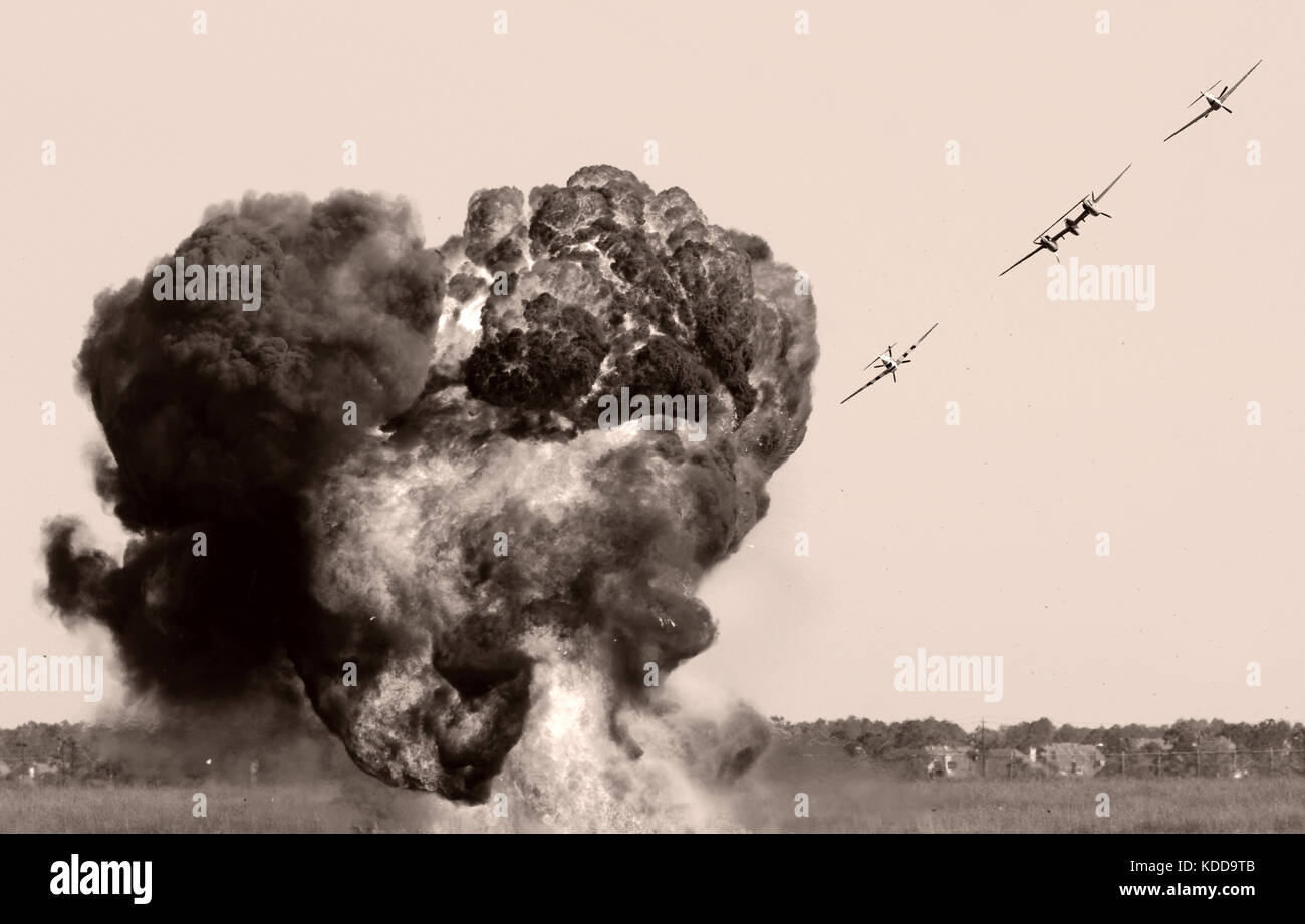 Aerial bombardment world war ii hi-res stock photography and images - Alamy