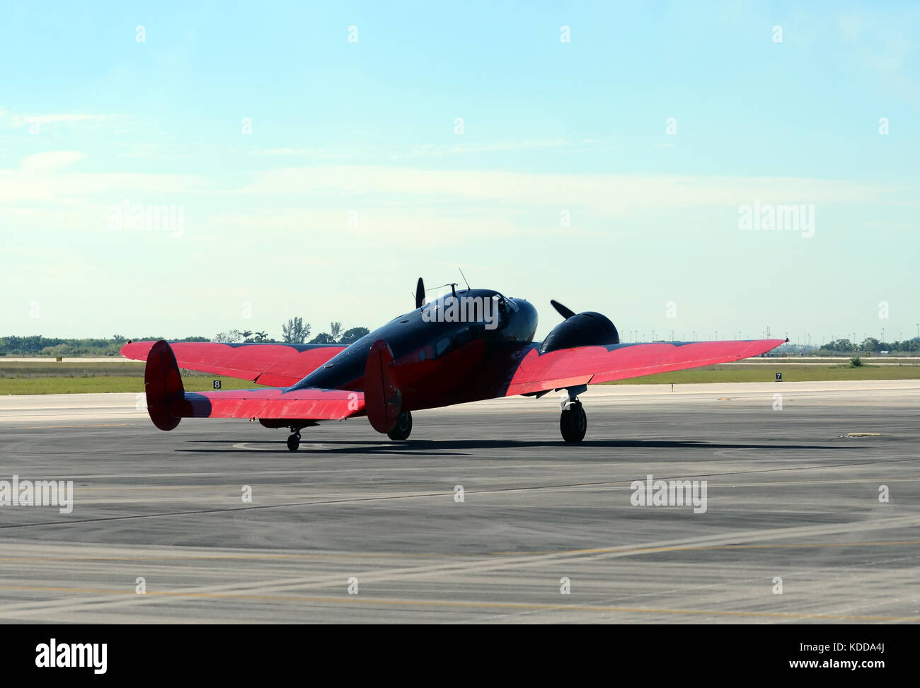 Airplane rear turboprop hi-res stock photography and images - Alamy