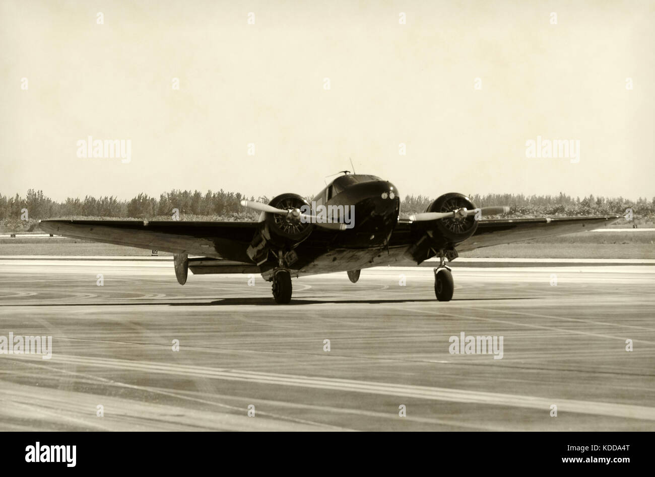 World War II era propelelr airplane front view Stock Photo - Alamy