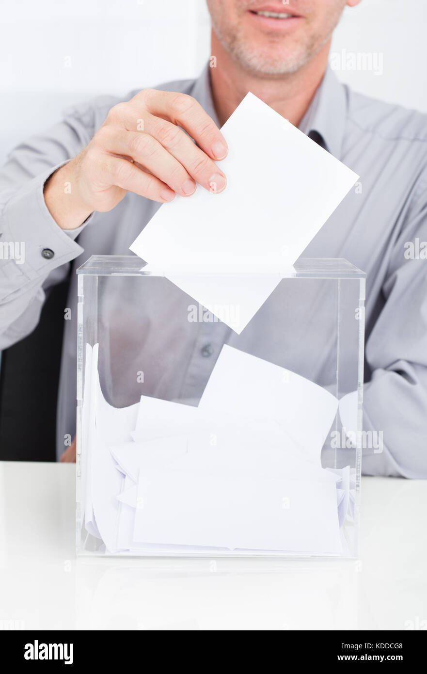 Ballot table hi-res stock photography and images - Alamy