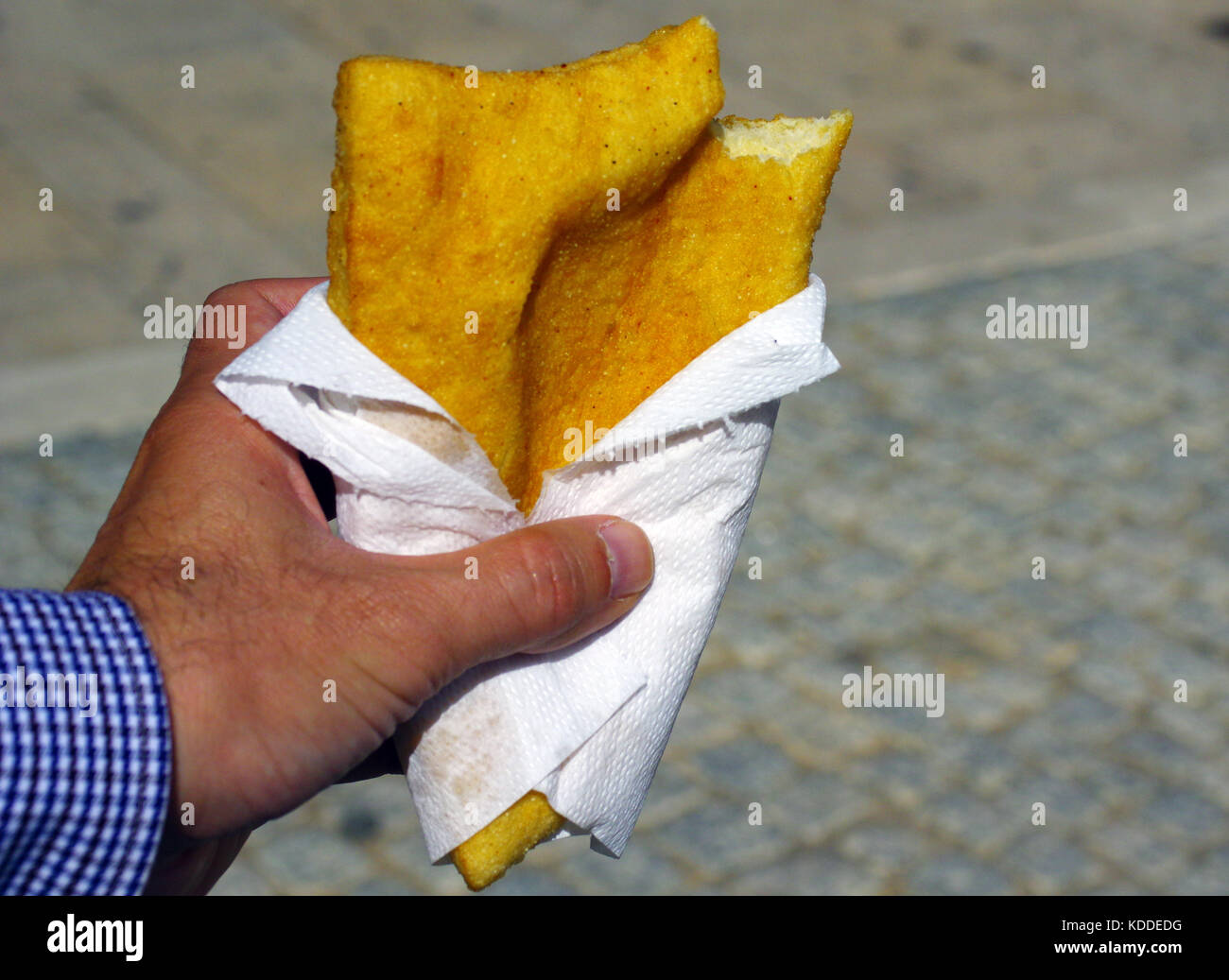 Meana Sardo, Nuoro, Sardinia. Fried bread Stock Photo - Alamy