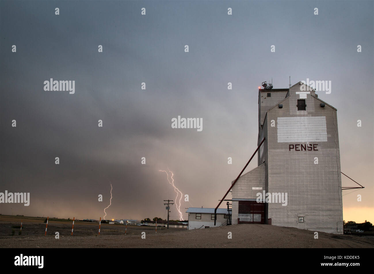 Lightning storm prairie hi-res stock photography and images - Alamy