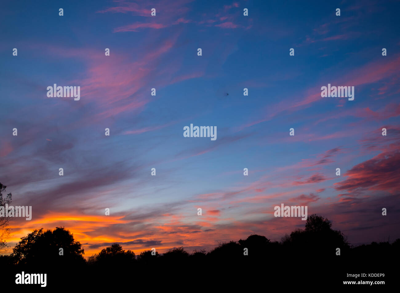 Wispy sunset hi-res stock photography and images - Alamy